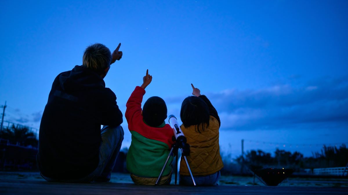 Comet and planetary party: 2 things to look for in southern skies ...