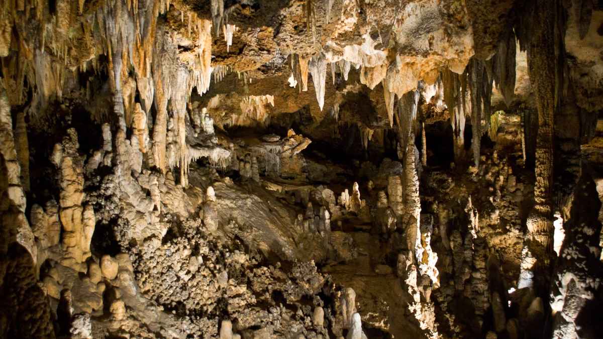 The maths of how stalagmites form | News | ConnectSci
