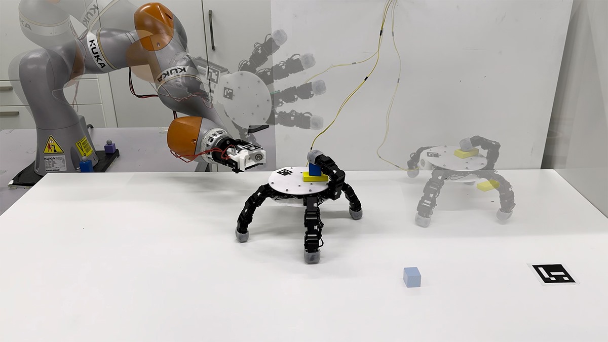 Handy robot crawls around and pick up objects | News | ConnectSci